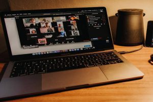 Types of Interpreting Explained (Simultaneous, Consecutive, etc.)